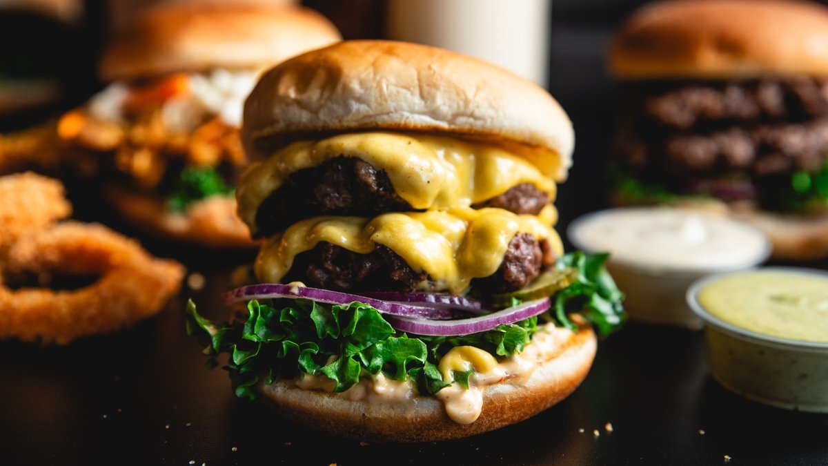 Junky Burger | Wolt | Delivery | TLV - Herzliya area