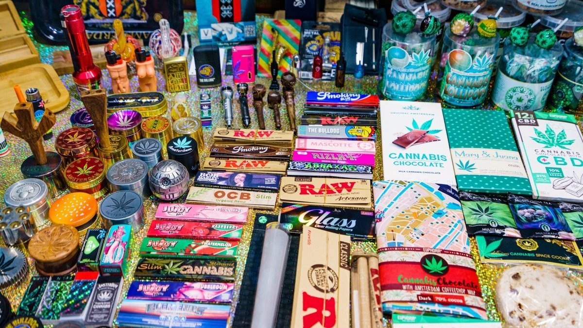 CBD SMOLA | Funk Lounge Shop & Bar | Wolt