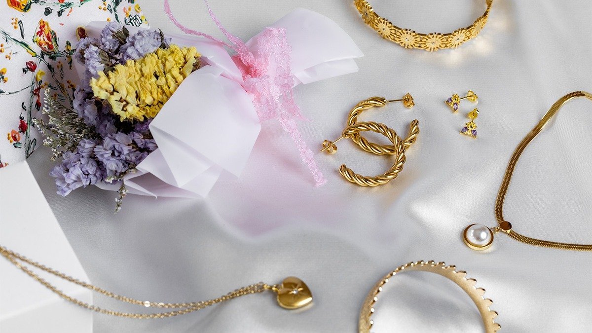 NECKLACES | Coralénia Jewellery | Wolt