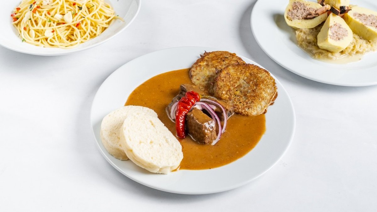 🍴 HLAVNÍ CHODY | Restaurace Na Knoflíku | Wolt