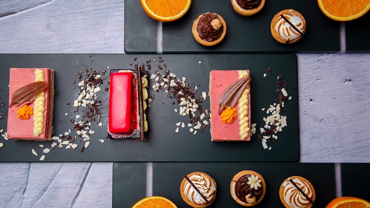 LARGE GATEAUX | James Bakes and Cakes Zabbar | Wolt