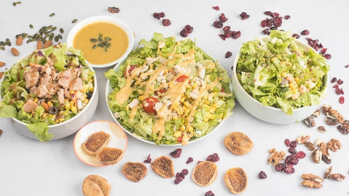 SALATA U TORTILJI | Moja salata bar West 65 | Wolt