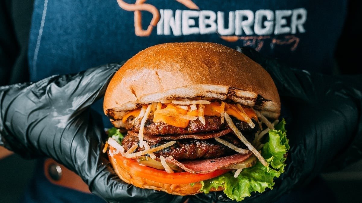 Dine Burger Ganjlik | Wolt | Delivery | Baku