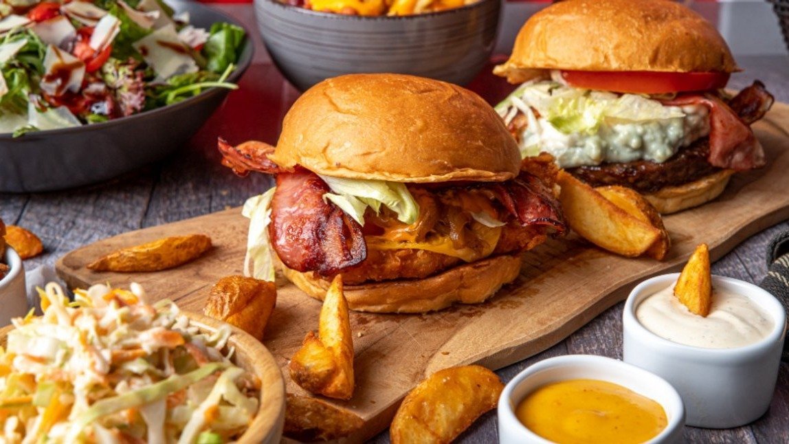 Bullseye Burger Κουκάκι | Wolt | Διανομή | Αθήνα