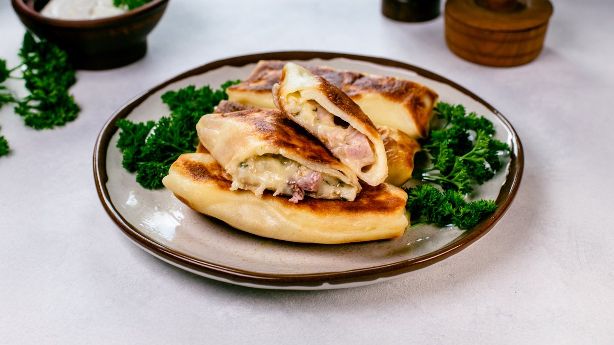 Ham and Cheddar cheese crepes | Multicook | Wolt