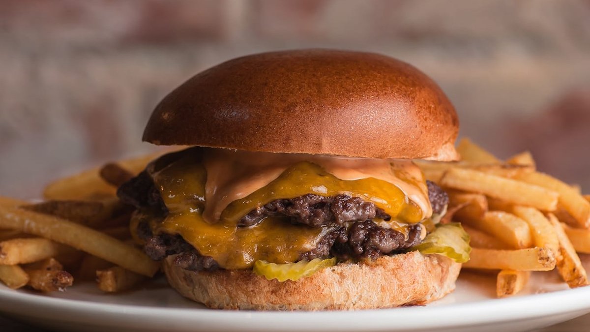 Lilly's Smash Burgers | Wolt | Dostawa | Warszawa