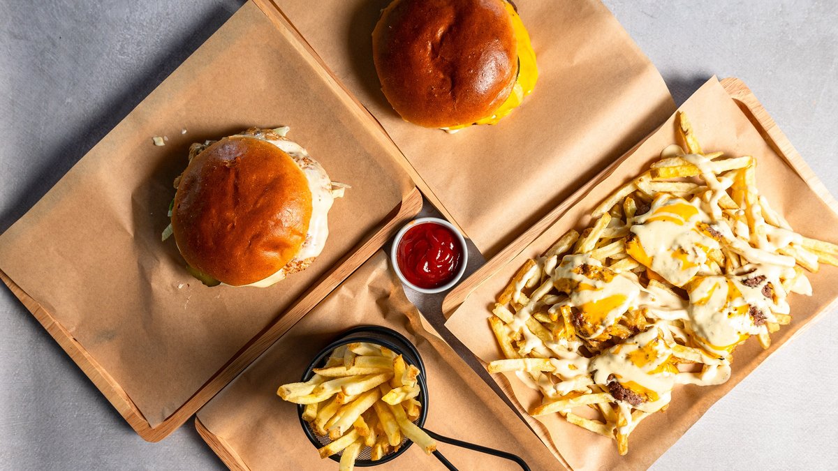 Smash Bun Burgers | Wolt | Delivery | Tirana