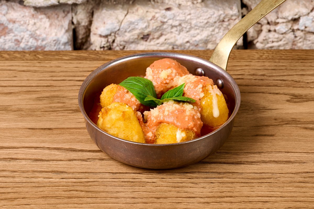 Flying Tomato Pizza | Wolt | Delivery | Vilnius