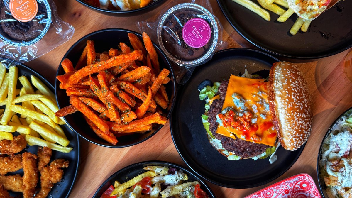 SIGNATURE & SPECIALS - БРИОШ ЛЕПЧЕ | Burgerslut Centar | Wolt