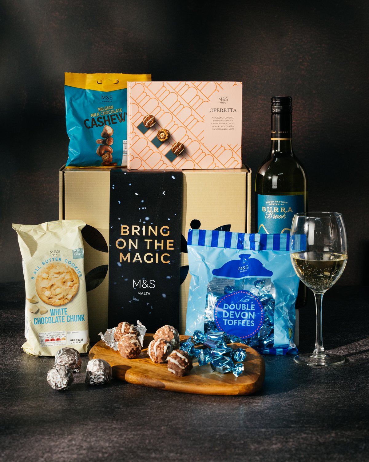 White Wine Hamper | M&S Shoreline | Wolt