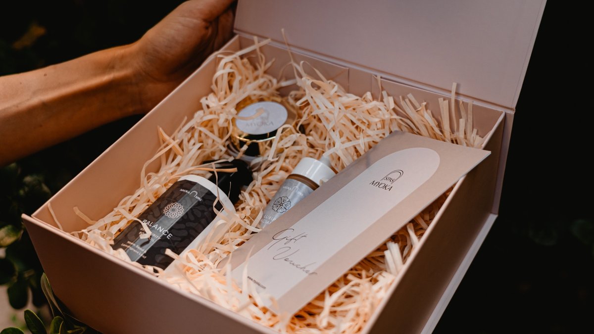 Winter Glow Indulgence Box | Myoka Spas | Wolt