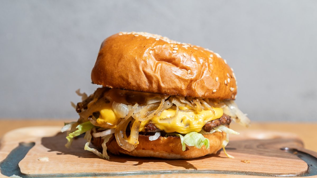 Batranu` Sas Burger Grill - Arhitectilor | Wolt | Livrare | Sibiu